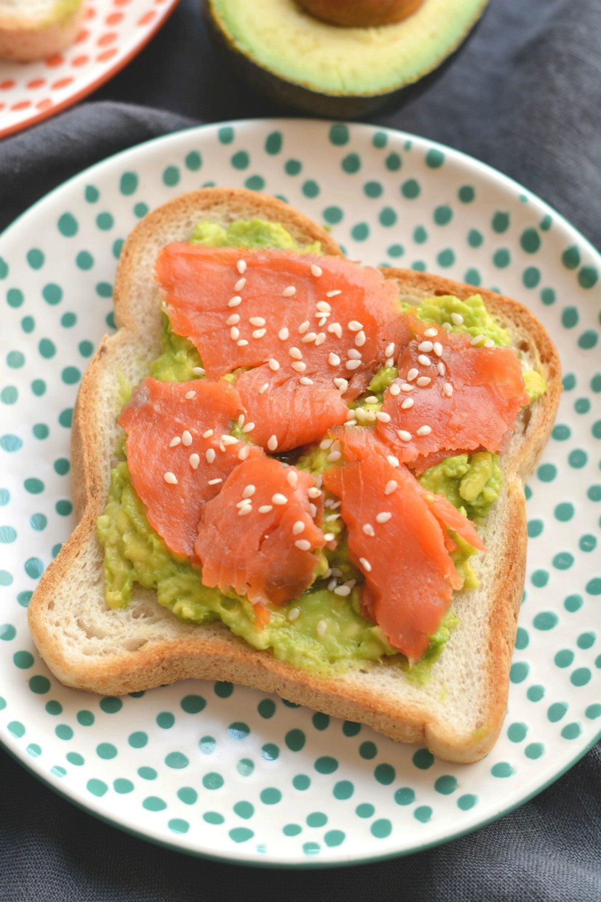 Asian Smoked Salmon Avocado Toast – Sizzlefish